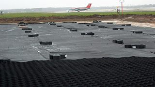 Airport Runway & Shoulder Design