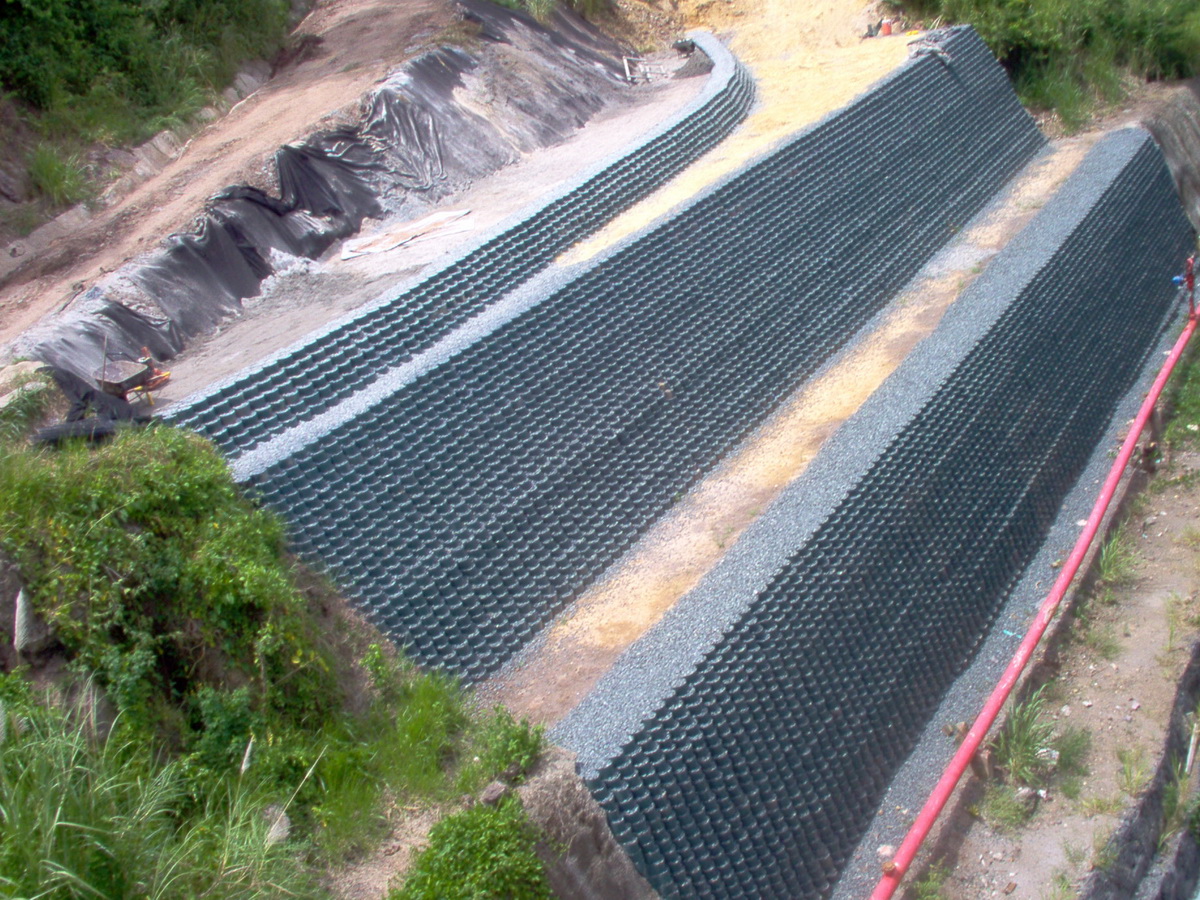 GEOWEB® Retaining Walls | Presto Geosystems