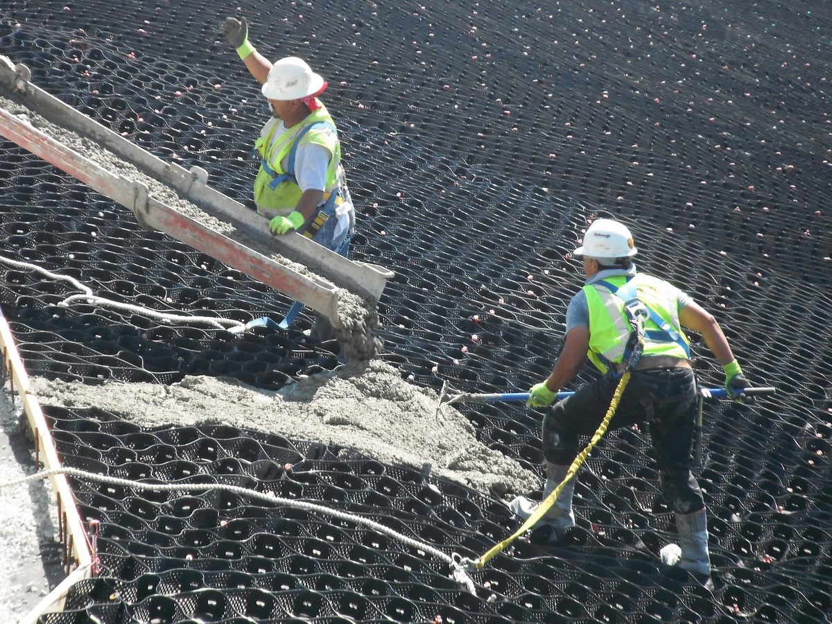 GEOWEB Slope McCook Quarry | Presto Geosystems